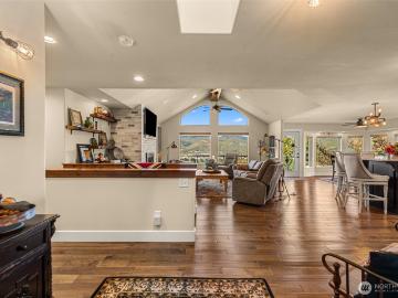 Buy homes in Rimrock Meadows - Nestoria