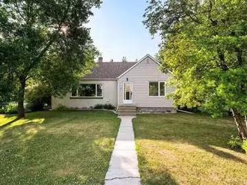 Buy houses in Selkirk - Nestoria