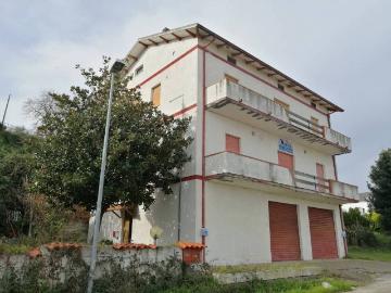 Case e appartamenti a Fossacesia Marina. Immobili in vendita a ...